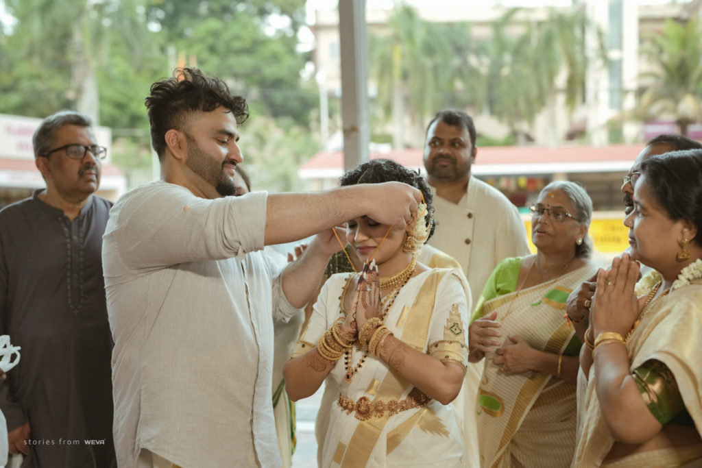 Kerala Traditional Hindu Wedding Pics - Weva Photography